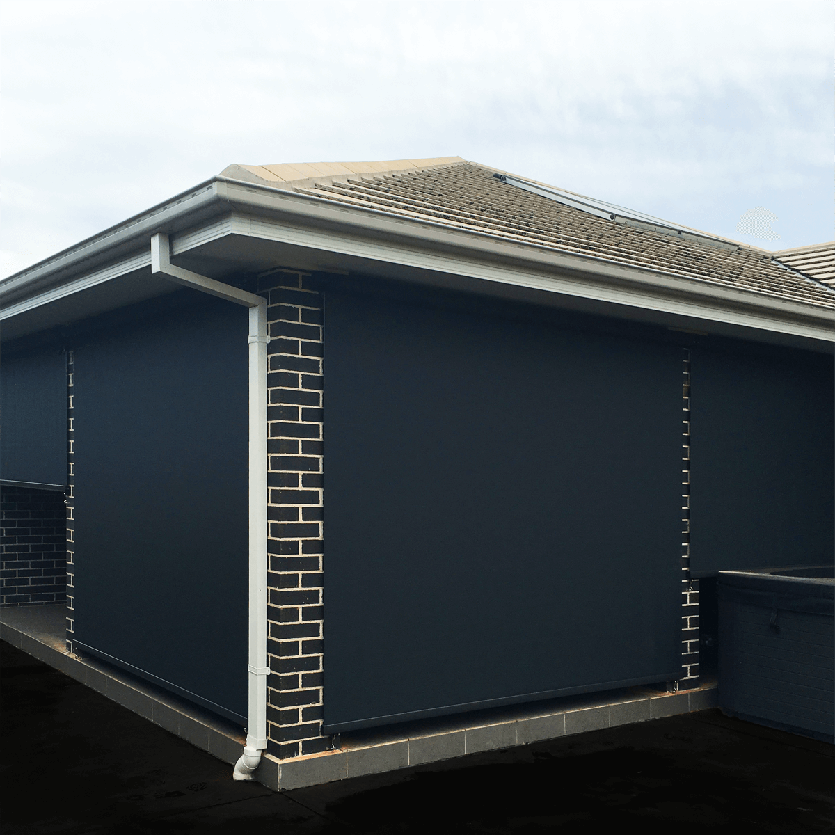 Gearbox Operated Straight Drop (Alfresco Straight Drop) - Dalekit